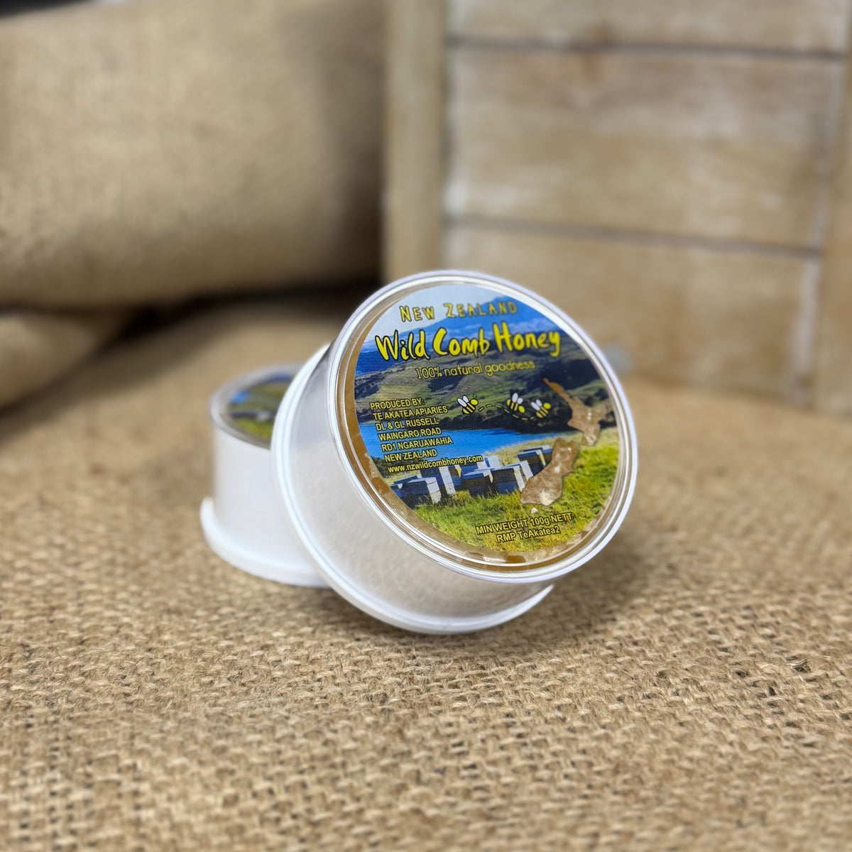 Te Akatea Apiaries Wild Comb Honey, 100g – Over the Moon Dairy
